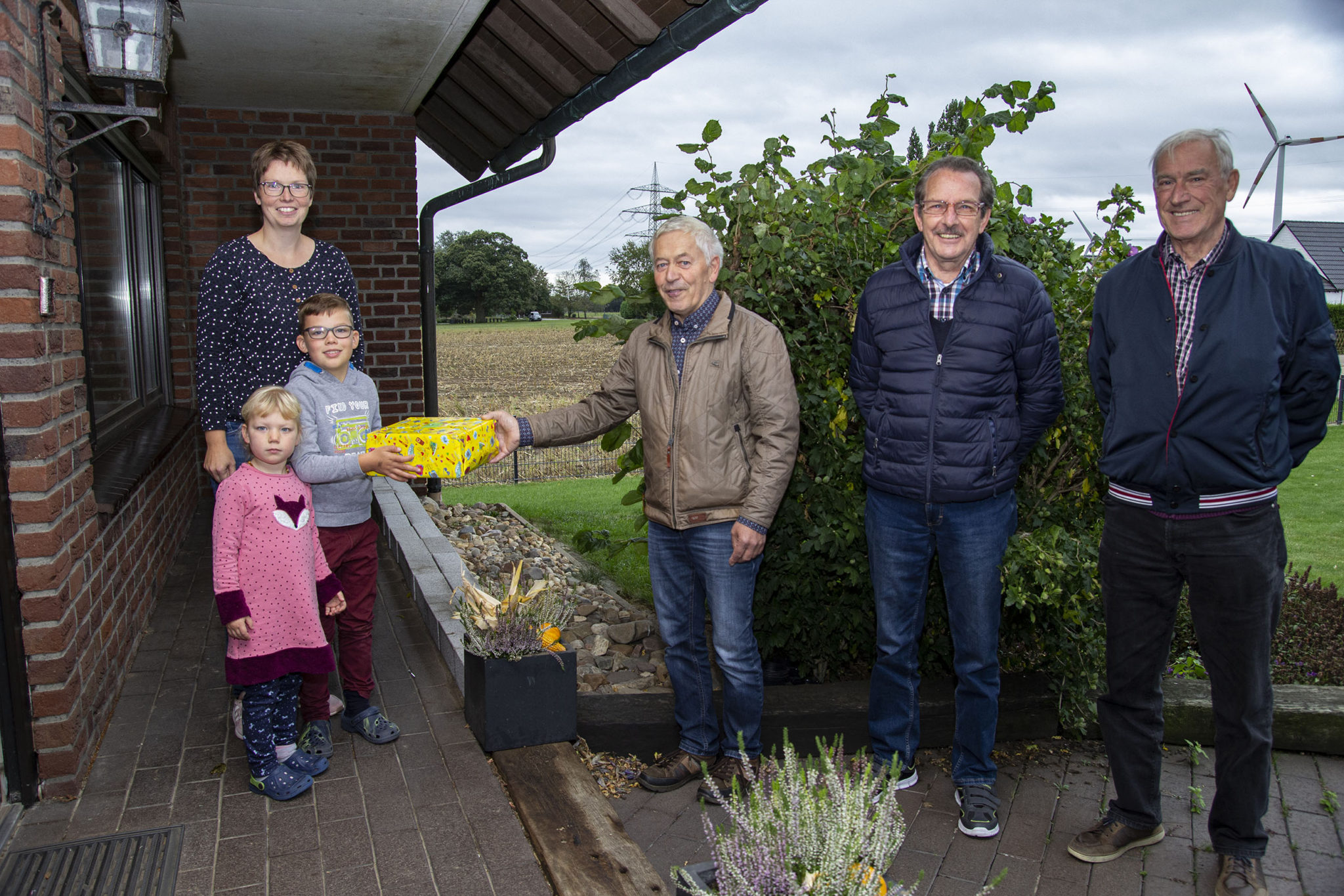 Chris Kamps aus Heelden gewinnt Sonnenblumenwettbewerb - Isselburg-Live