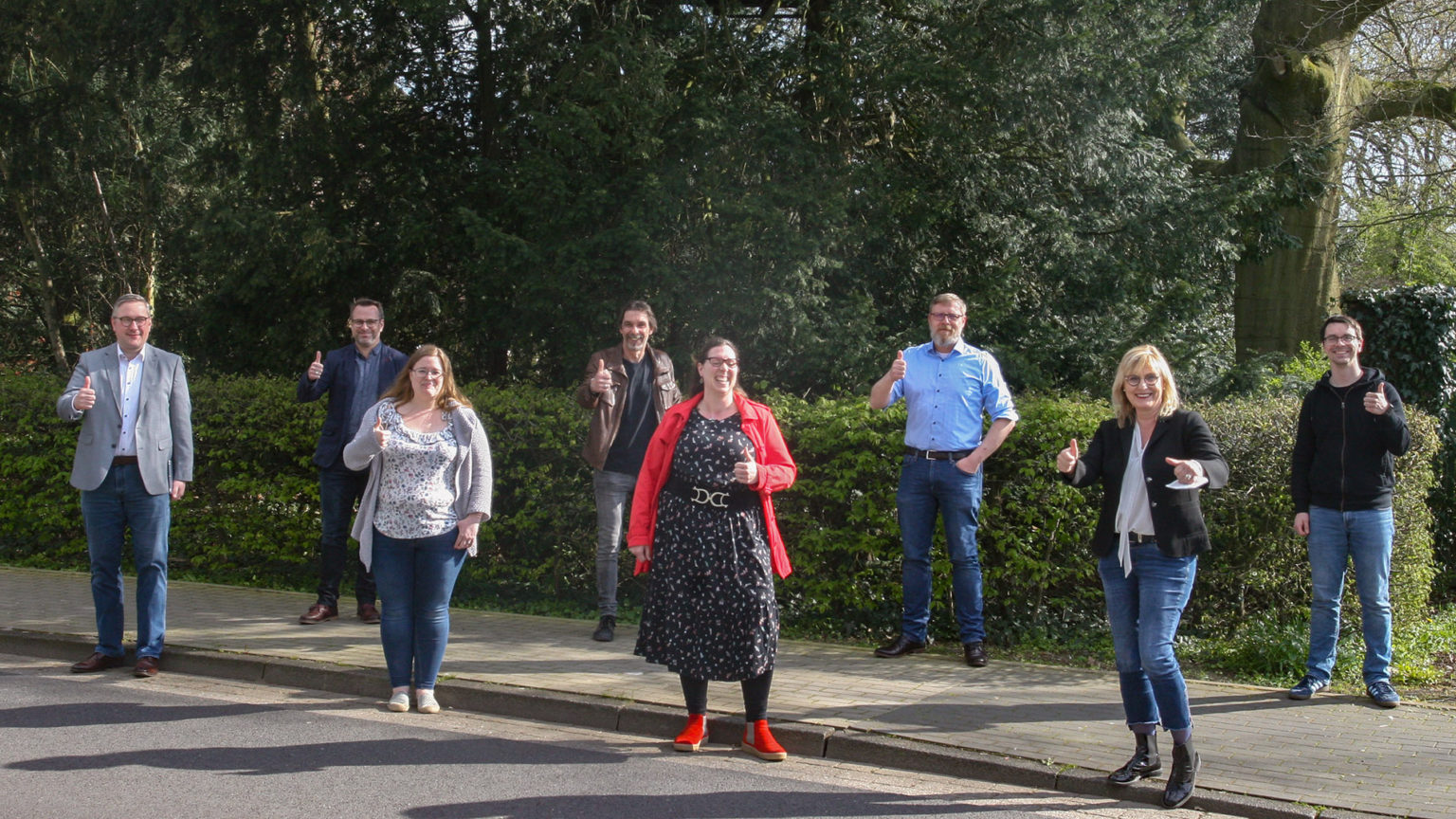 Daumen hoch für die Zukunft der neuen Gesamtschule Weitblick ...