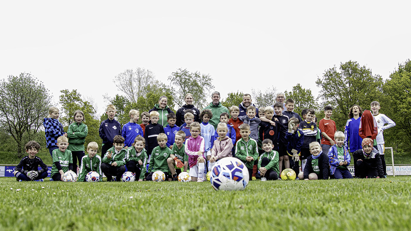 Rund 40 Kinder beim Tenhagen-Fußballcamp in Isselburg - Isselburg-Live